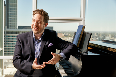 Brett Mitchell to guest conduct the Lamont Symphony Orchestra